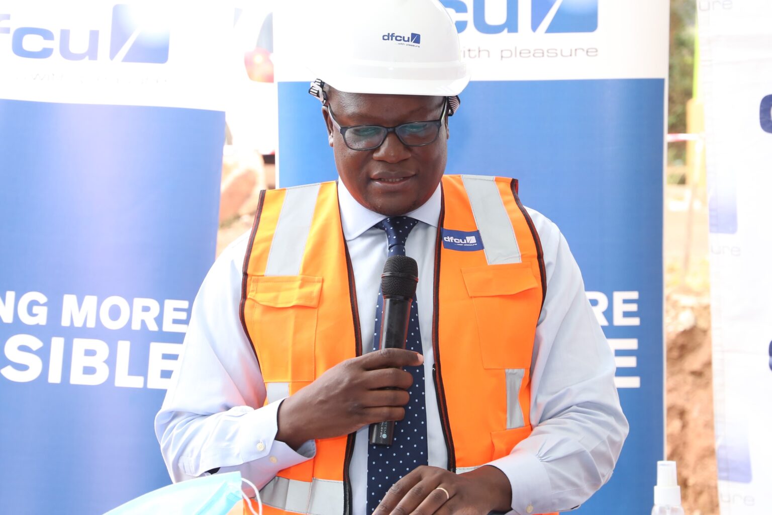dfcu Bank Constructs Shs80M Shelter At Uganda Cancer Institute ...